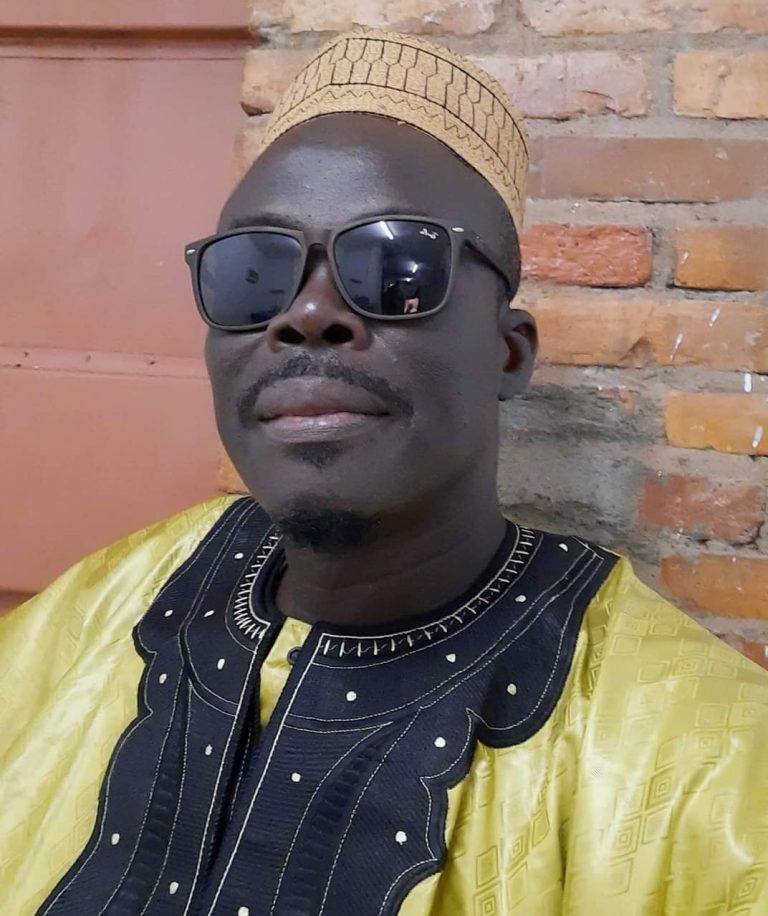 Voici comment ces deux acteurs drôles, Souké et Siriki ce sont rencontrés et ont commencé a ...