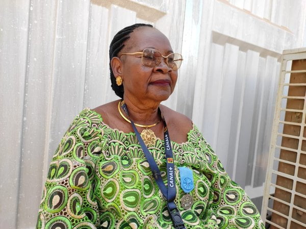 Le Chef de Kikideni et Tenin de la série Trois femme un village se ...