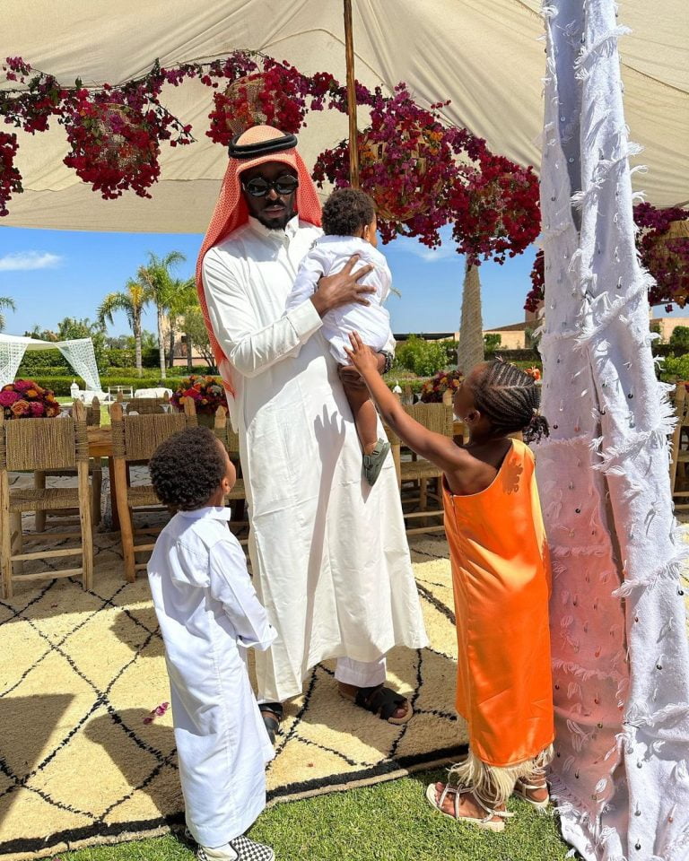 Le prince Dadju avec sa femme et ses enfants - Nollymove