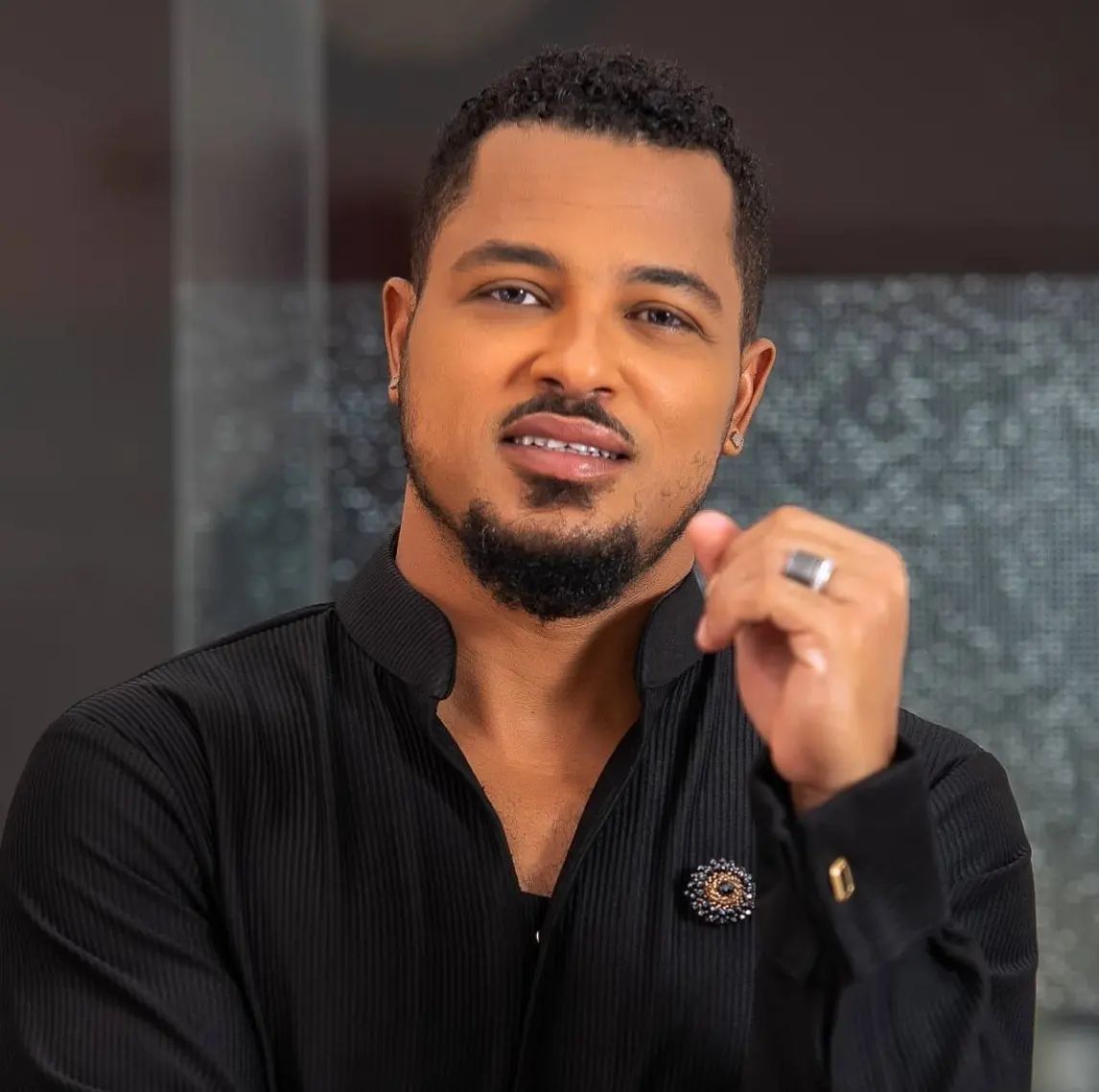 L'acteur ghanéen, Van Vicker avec sa femme et ses enfants. - Nollymove