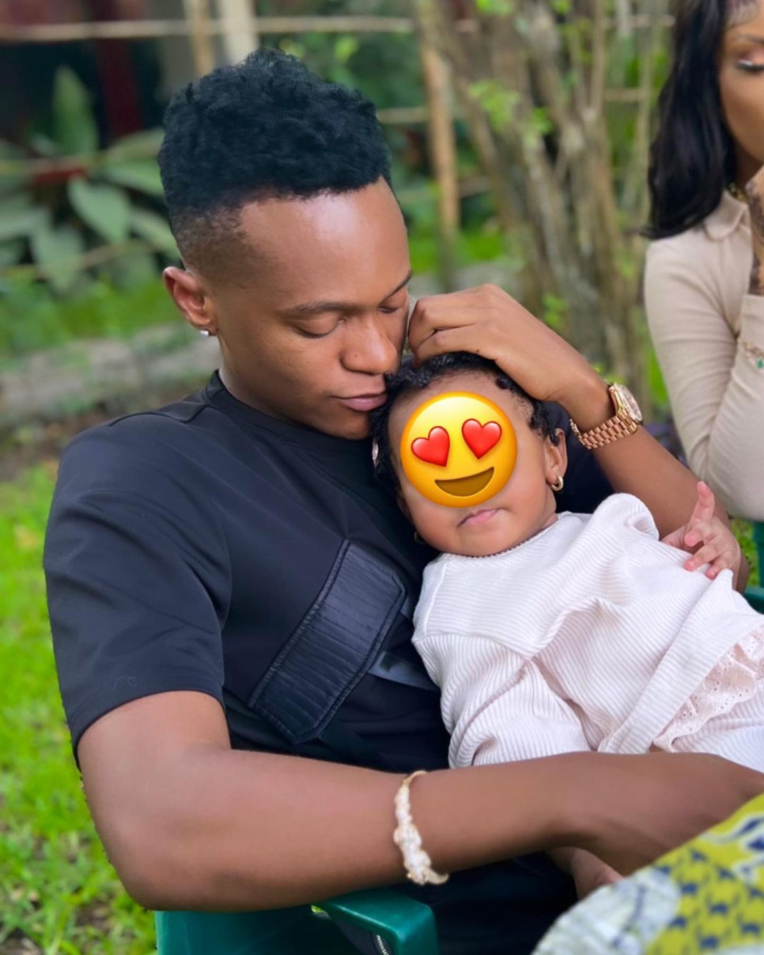 L'artiste chanteur, Innoss’B avec sa copine Rebo et leur fille - Nollymove