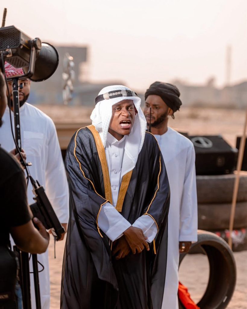 Innoss'B lors du tournage de son nouveau clip « Asalamalekum » - Nollymove