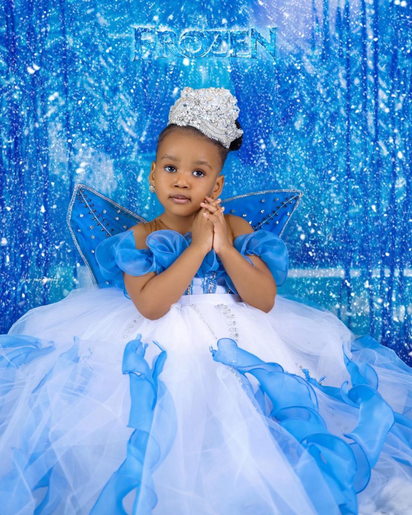 La vraie vie de Ruth Kadiri en famille - Nollymove