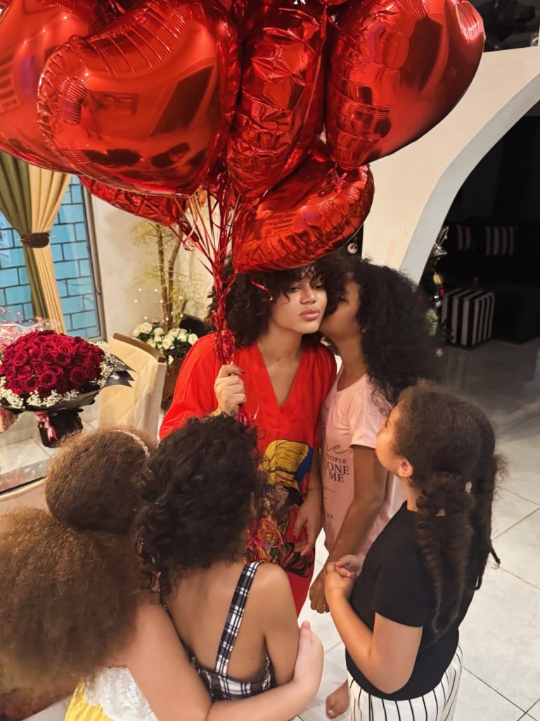 De ses débuts à aujourd’hui : l’incroyable carrière de Nadia Buari ...